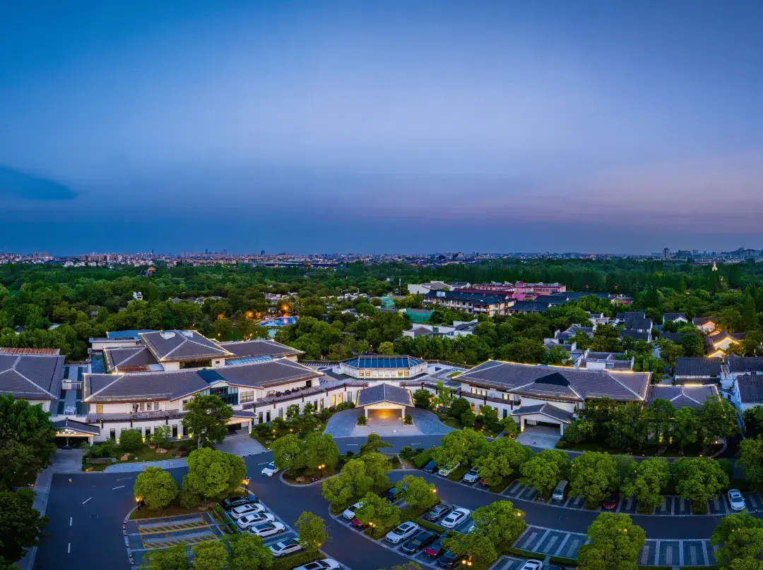 Slender West Lake Hot Spring Resort Yangzhou - Yangzhou