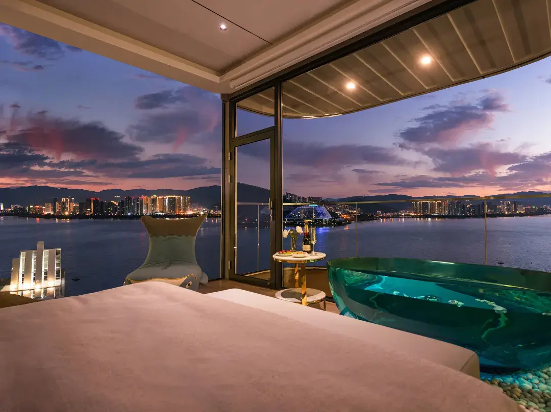 Dali Muhai Yangshan Space Capsule Cliff Seaview Hotel - 大理市