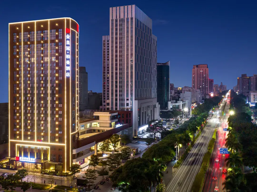 Golden Crown Borrman Hotel - Beihai