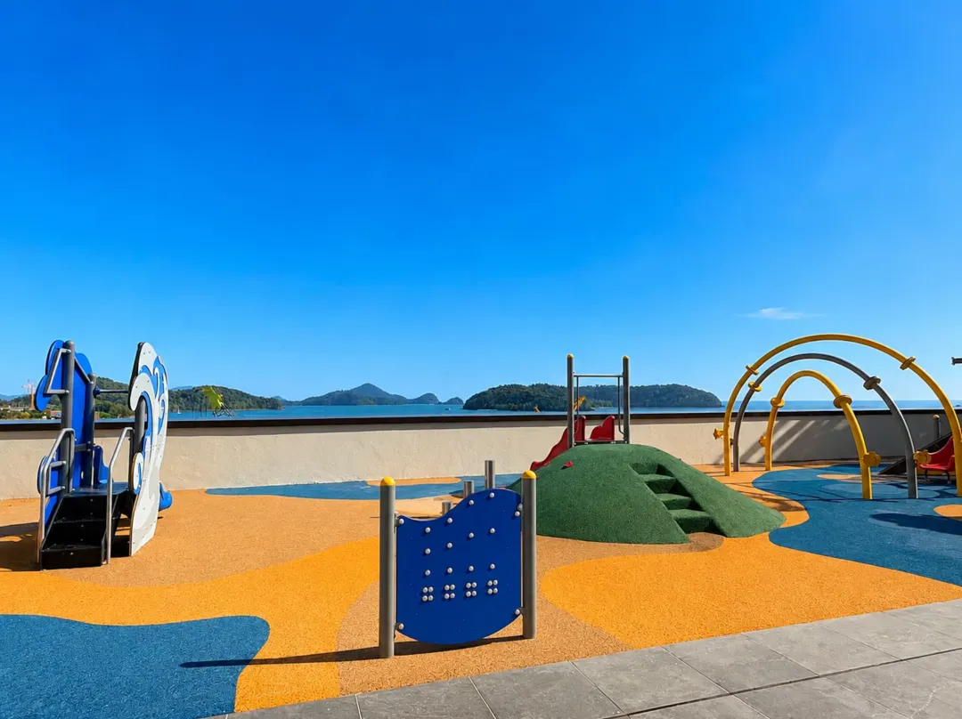 Beachfront Seaview Suite | Cenang | Super King Bed - Pantai Cenang