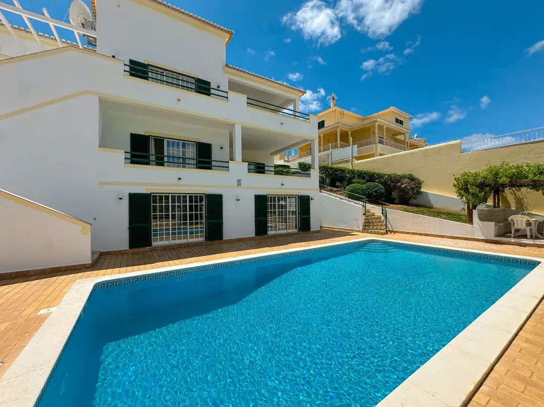 Bnb Homes Villa Verde - Piscina, Vista Para A Marina, Bbq, Sala De Jogos, Jardim - Guia