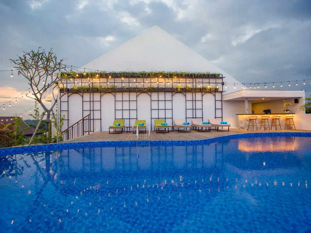 Rv Hotel Gianyar - Gianyar