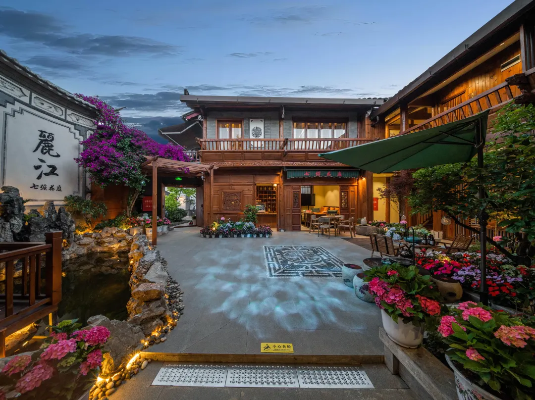 Lijiang No.7 Huating Inn - Lijiang