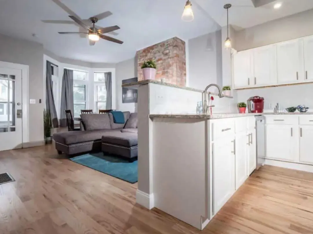 Top Rated - Prime Location - Parking Free - Clean - Ohio