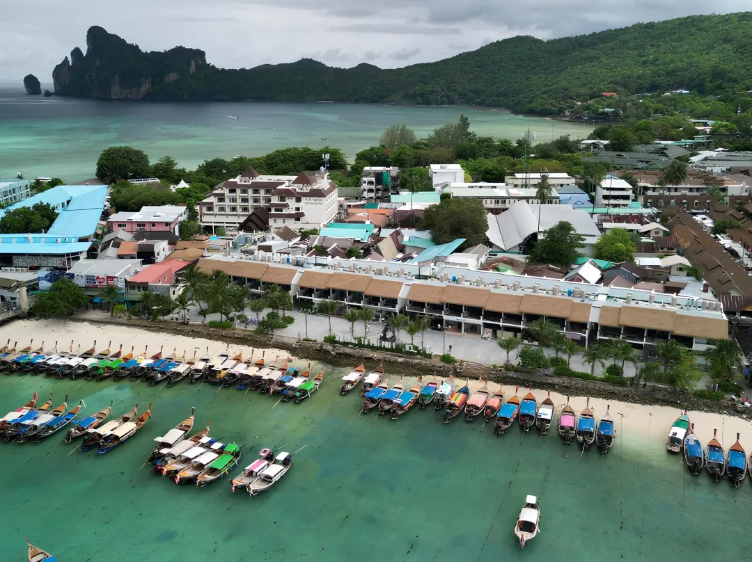 Phi Phi At Pier - Ko Phi Phi Don