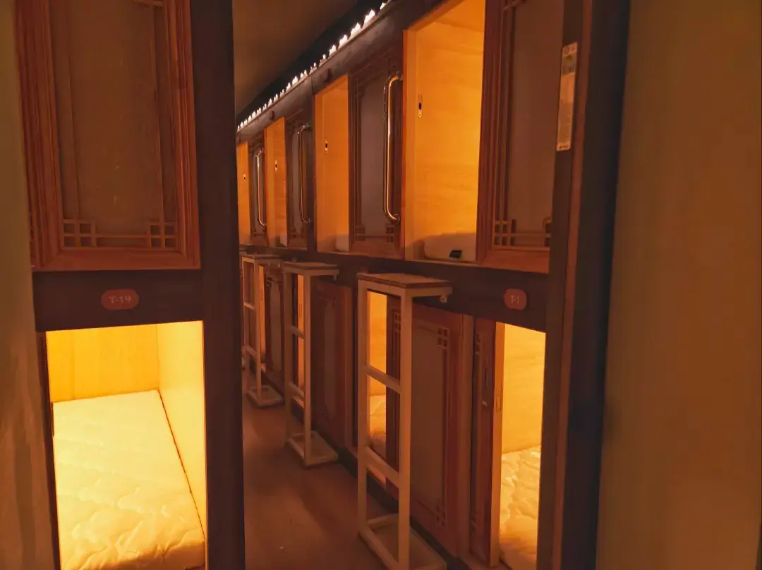82 Capsule Hotel - Seoul