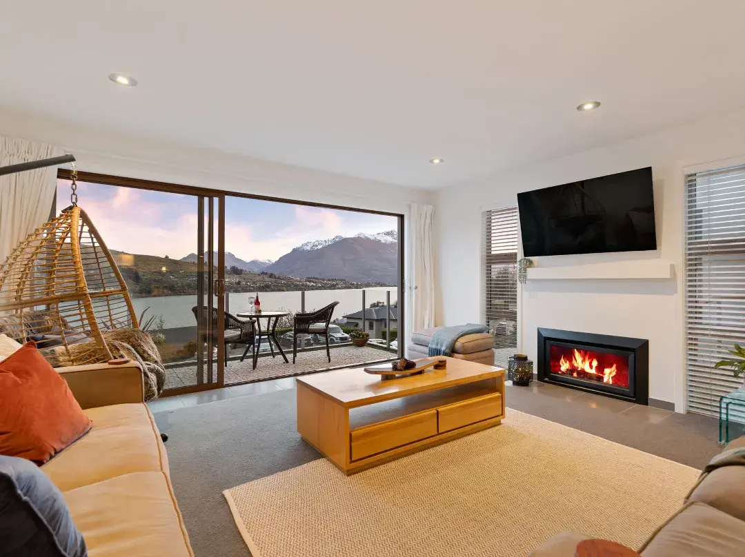 Lake Views On De La Mare Place, 3 Bdr, Free Wi-fi - Queenstown