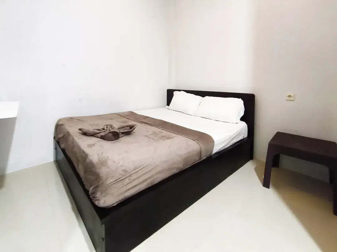 The Silas Room Mitra Reddoorz - Mataram