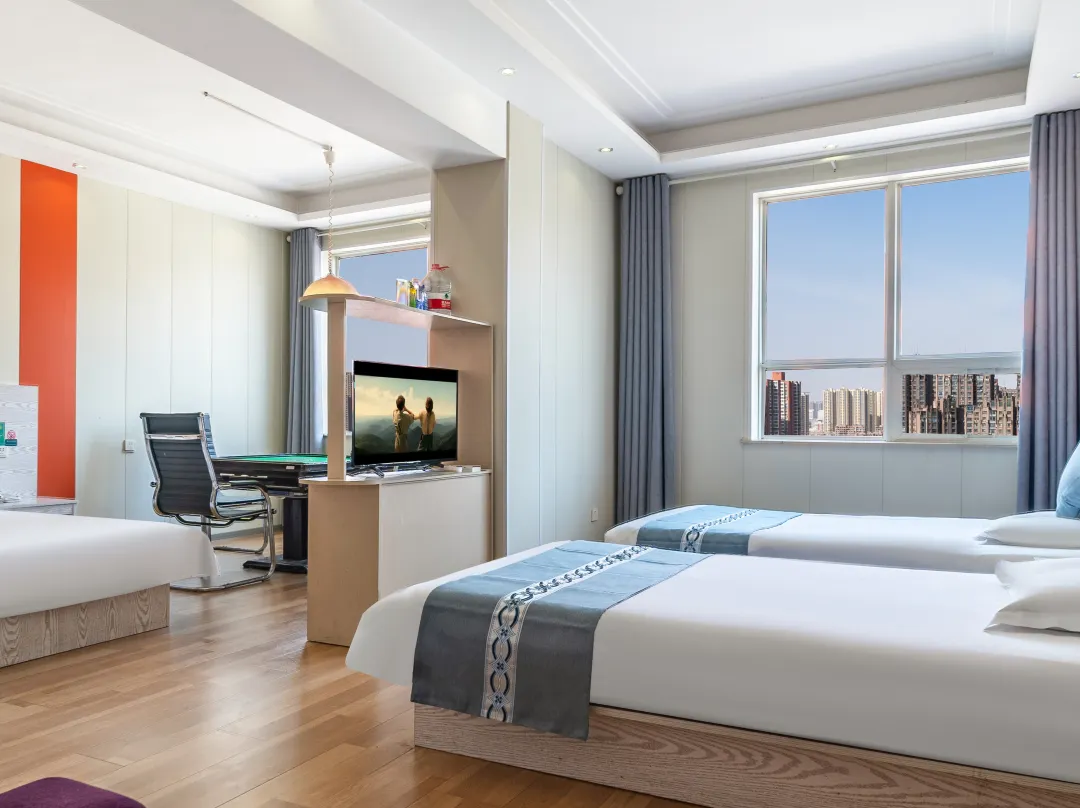 Luohe Jingyue Creative Hotel - Luohe