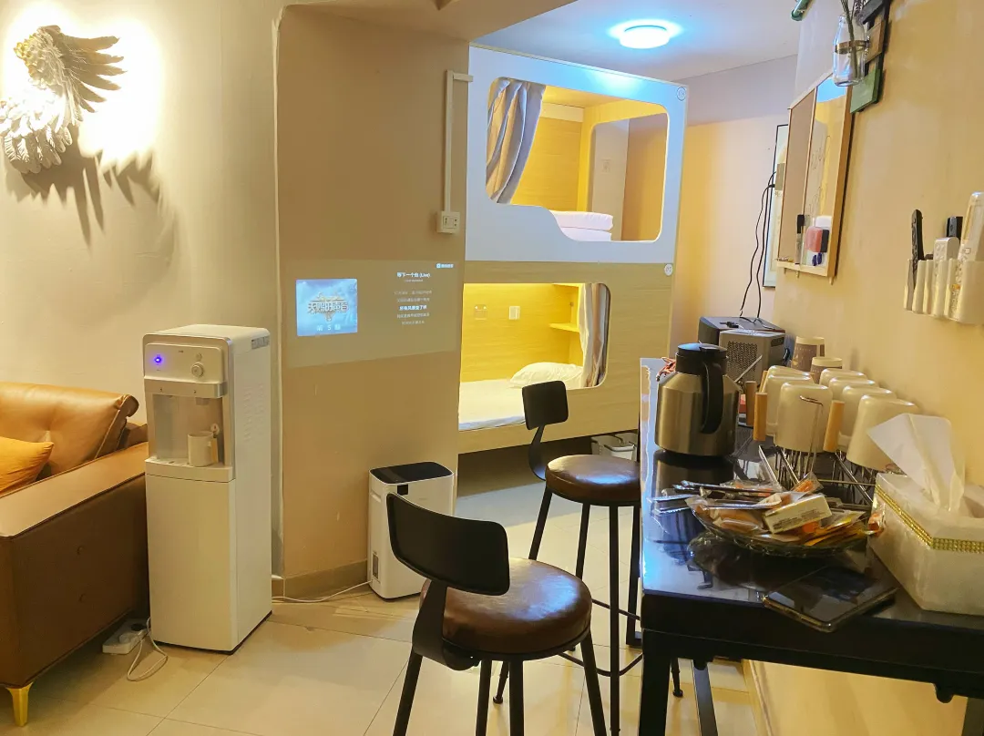 Qilin Apartment - Hong Kong