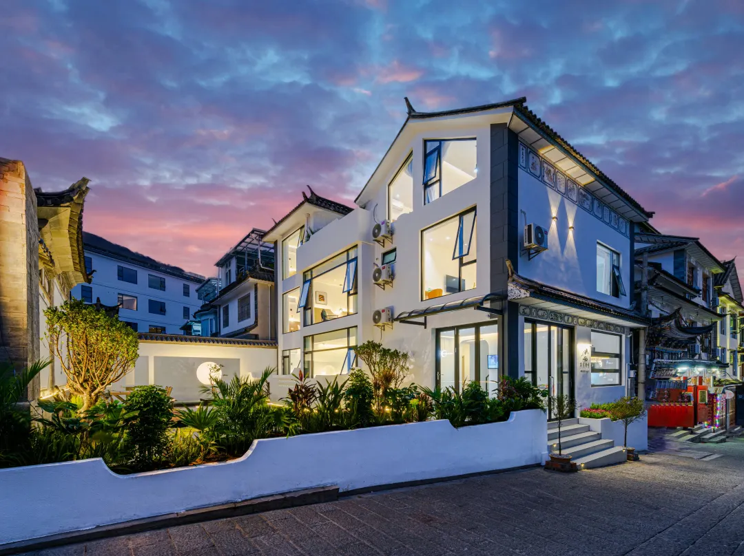 The Garden Homestay Named "Mengxi Yashe" In Dali. - Dali