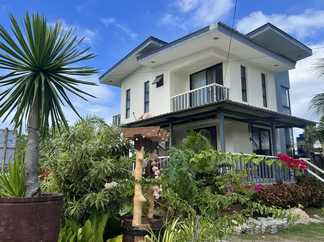 Lover's Point Beach Front Resort - Nasugbu