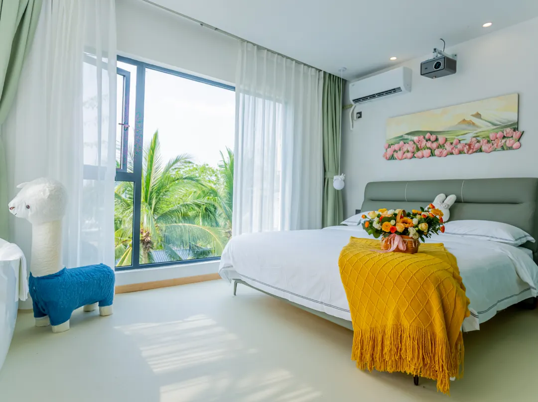 Sanya Half Mountain And Sea B&b - Sanya