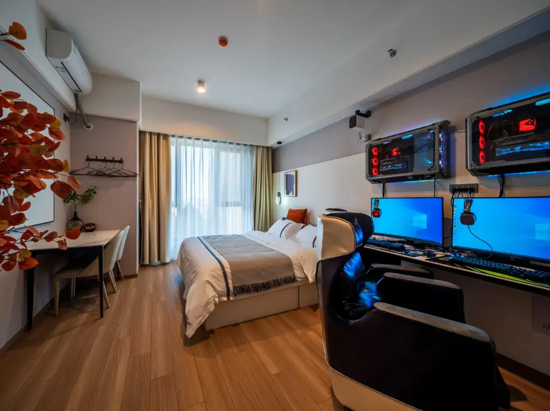 Crosser E-sports Hotel - Dalian