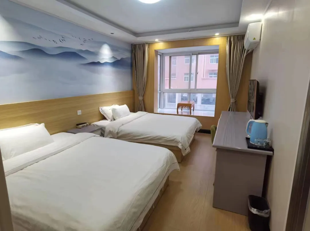 Crowne Holiday Hotel - Luohe