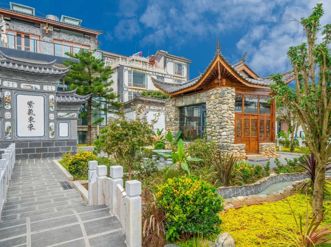 Floral Lux Hotel · Jing Hotel - Dali