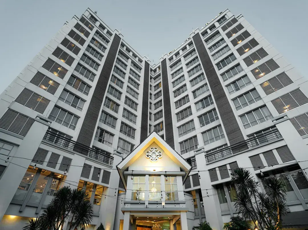 Grand Darmo Suite By Amithya - Surabaya