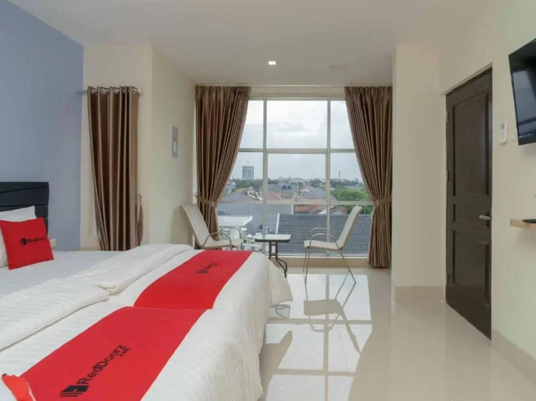 Reddoorz Plus Near Eka Hospital Bsd 5 - Jakarta