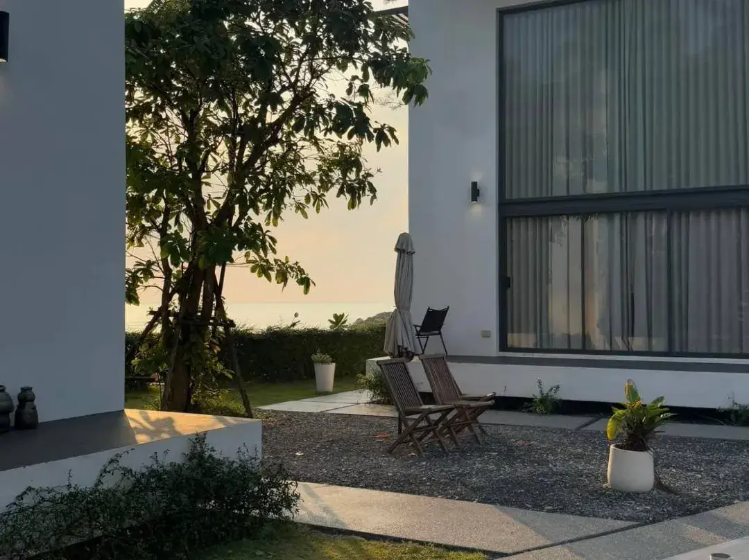 Meet Up Villa - Sichon