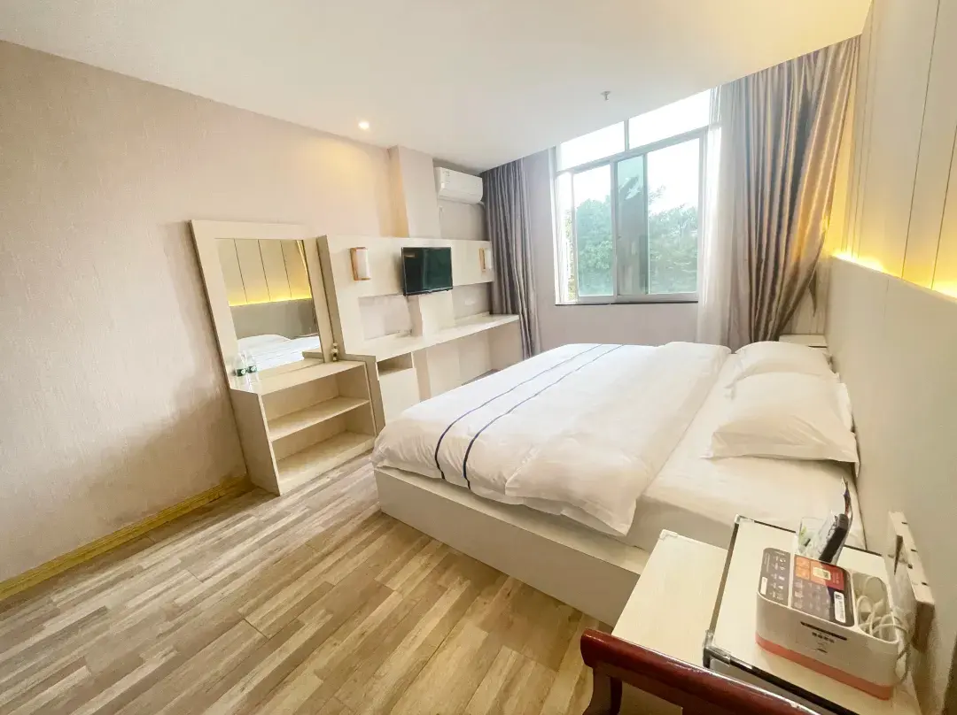 Baise Moon Semi-bending Theme Hotel - Baise