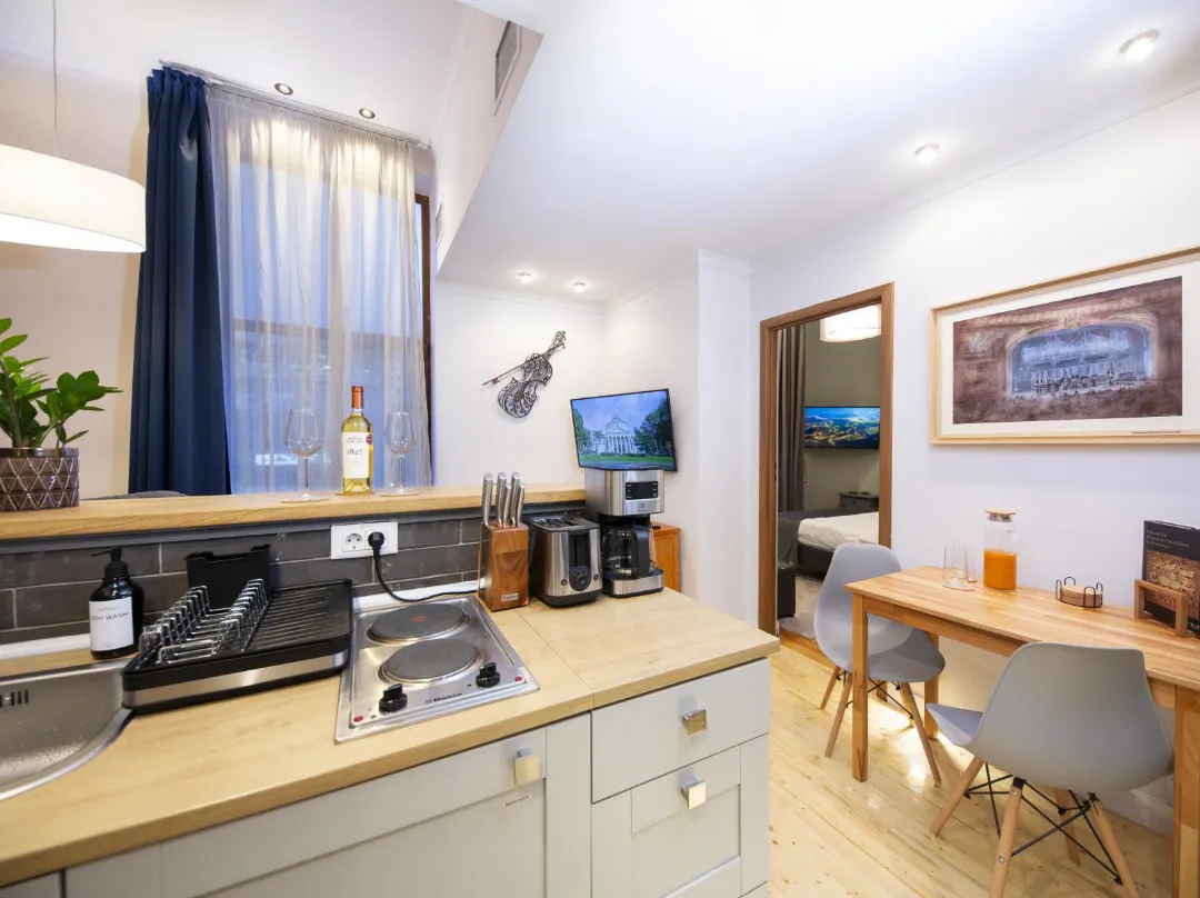 Cozy 1br Athenaeum | Central | Balcony Views - Județul Ilfov
