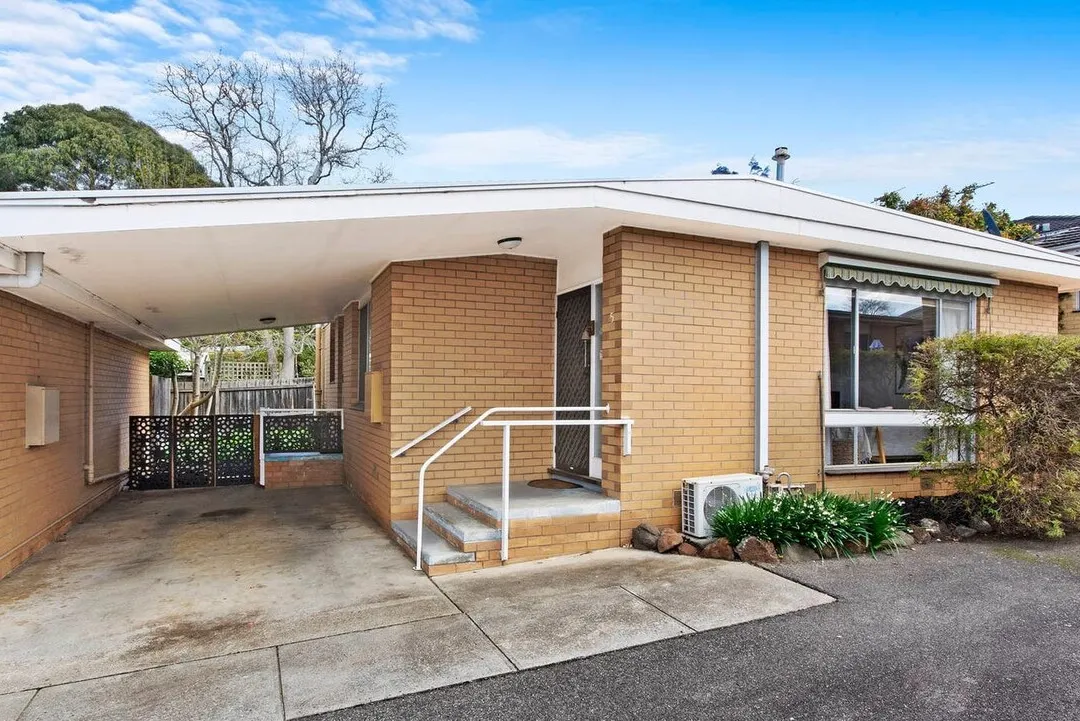 Bright 2b Private Yard @Highton - Geelong