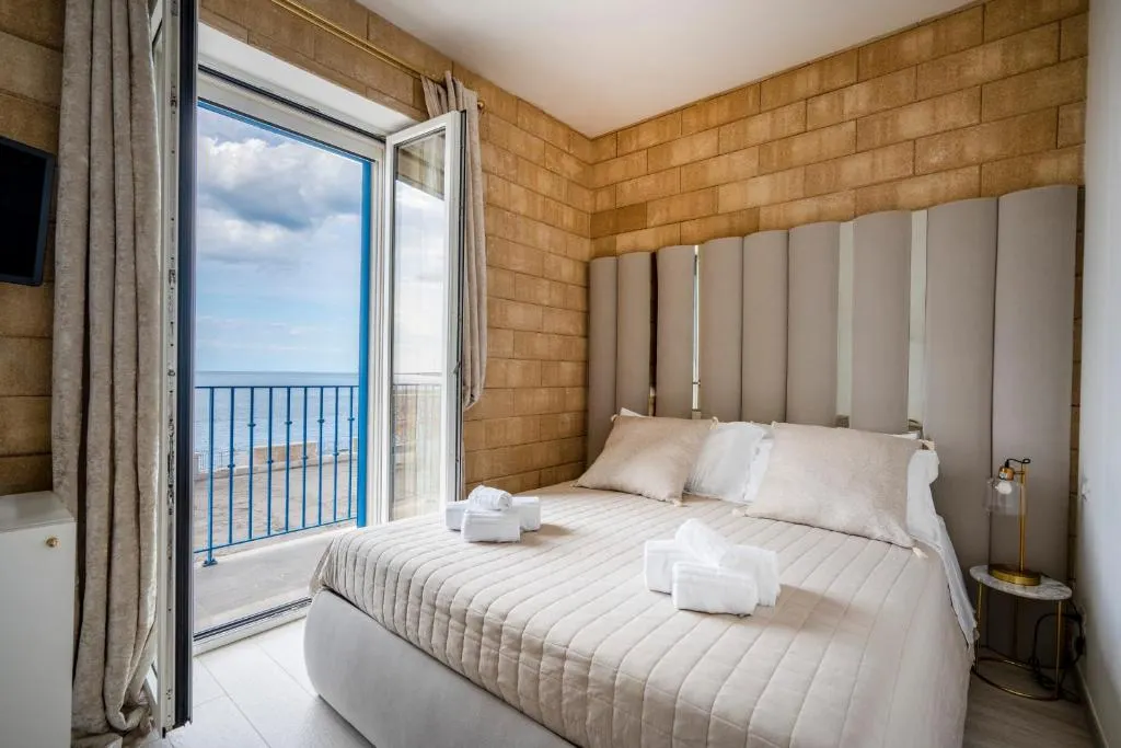 Terra | 2-bedroom With Shared Kitchen & Balcony – Seafront Location - Polignano a Mare