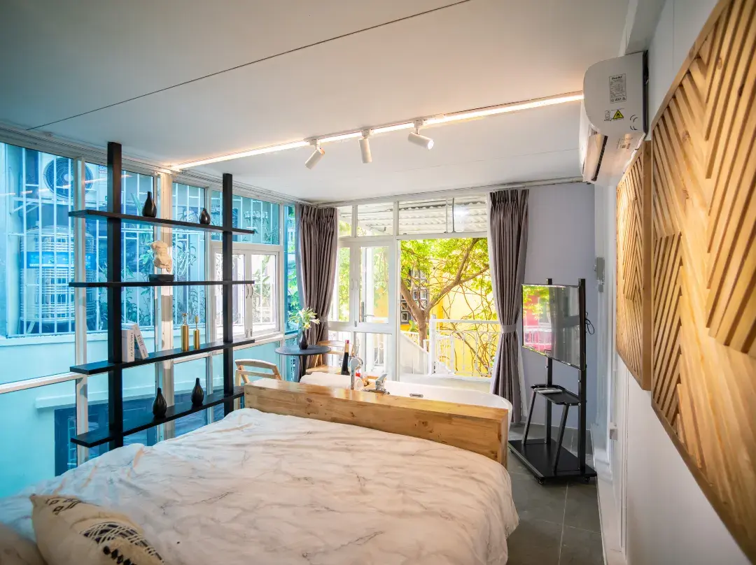Homestay Chat | Train Street Apartments | Old Quarter Edge - Hanoi