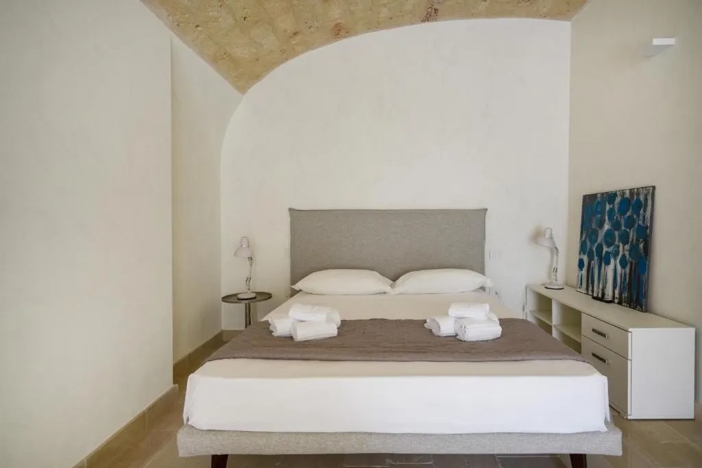 Palazzo Della Torre 003 - Historical Modern Stay - Bari