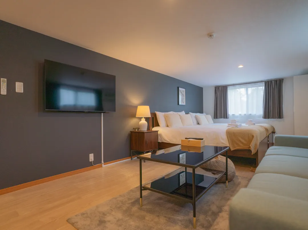 Hakubun Building｜direct Train To Dotonbori, Nipponbashi,namba In 13 Minutes - Osaka