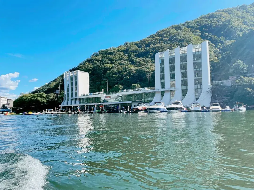 Crest72 Hotel - Yangpyeong-gun