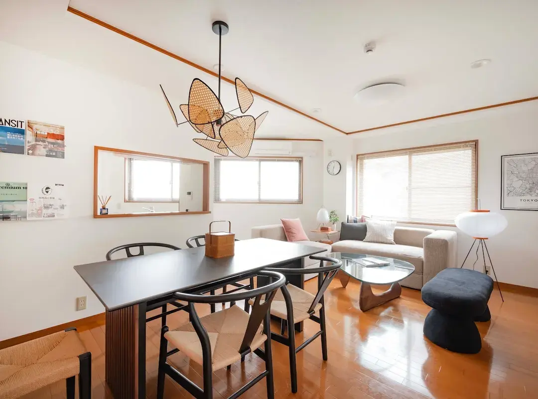 Spacious 120 M² / 4 Brs / Sleeps 8 / 3 Min Station - Tokyo