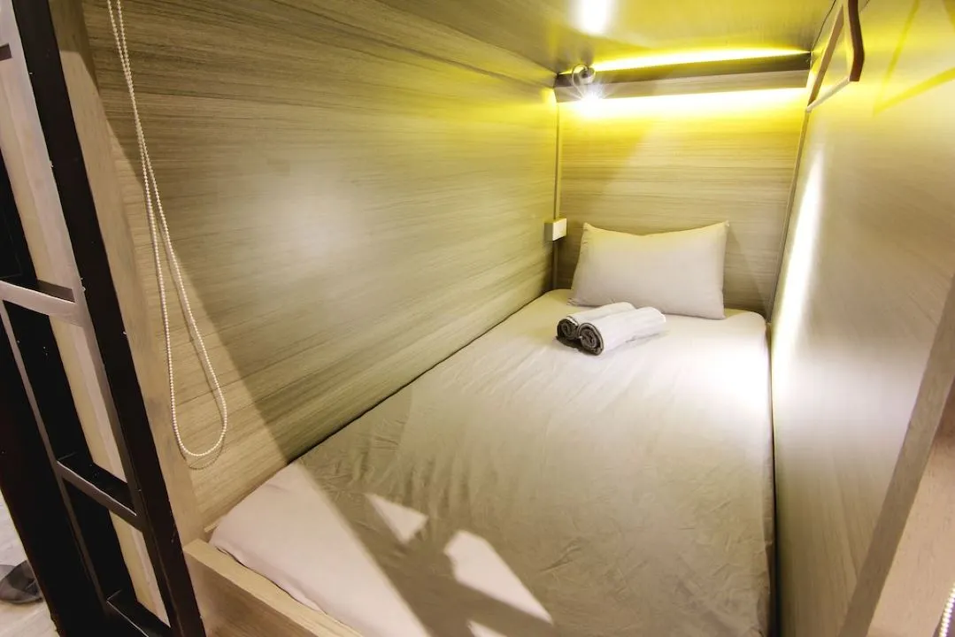 Mypodroom Capsule Hotel - 萬隆