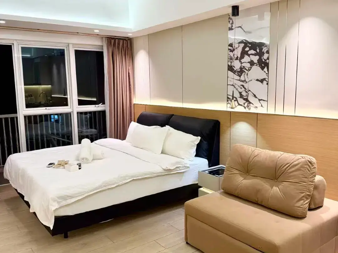 Venice Luxe Cozy Suite｜netflix & Pool Access - Pasig