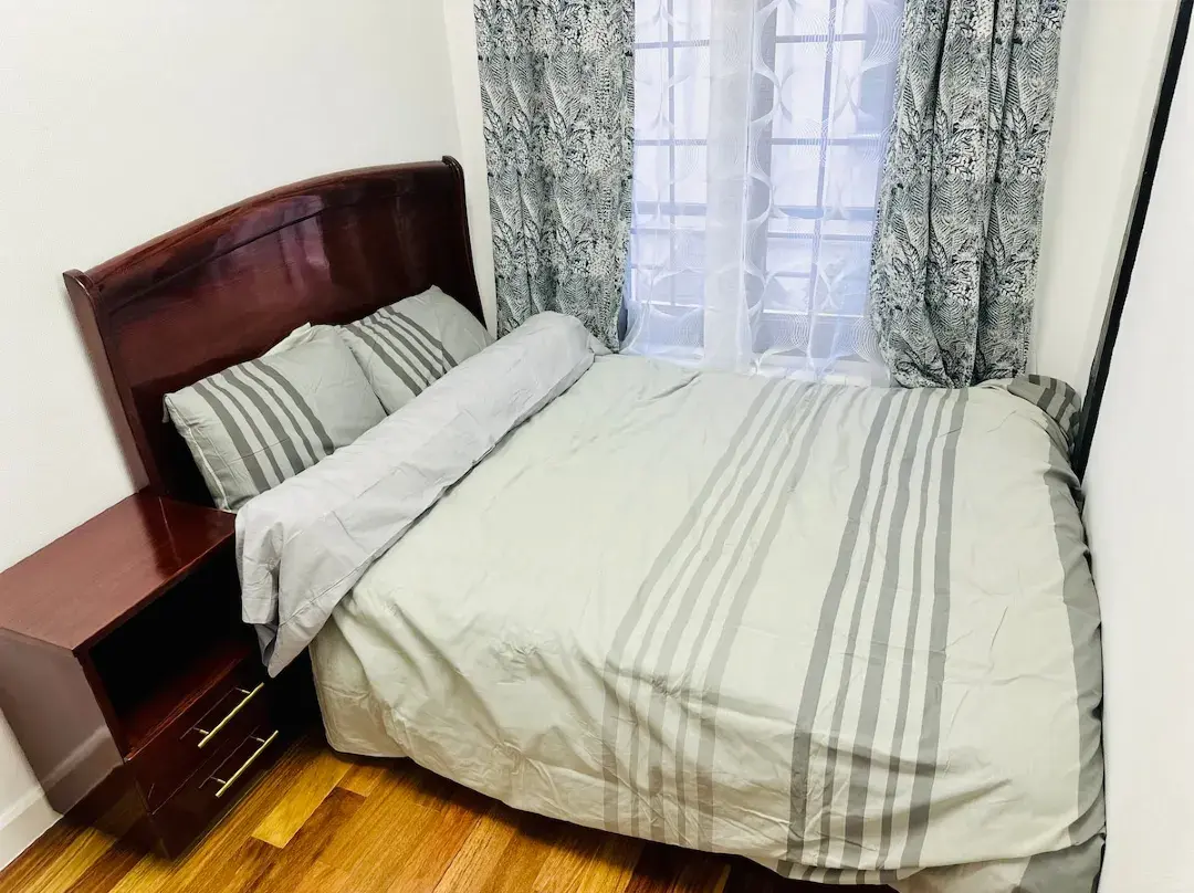 Apparemment Tour Eiffel- La Motte Picquet Grenelle - Paris