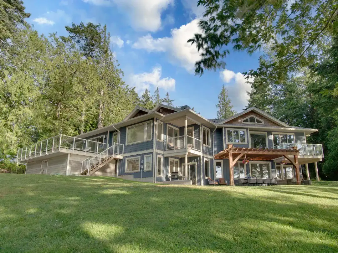 Victoria Island , Sooke Modern Beach Front House With Private Beach,ocean ,Mountain & City Views - Vancouver Island