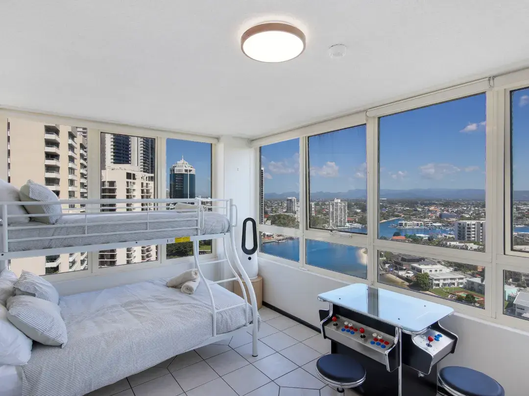 Salt & Sky Arcade- Sleeps 12 - Surfers Paradise