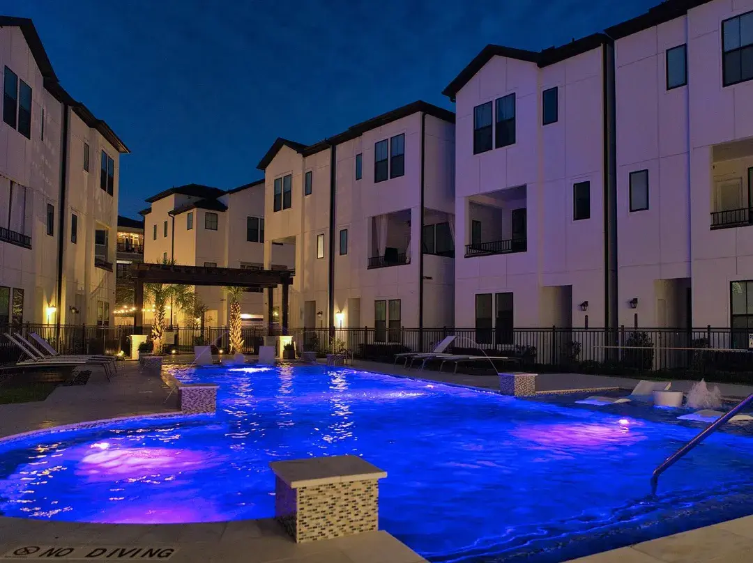 The Houston Reston: Serene Retreat Near Tmc & Nrg - Bellaire, TX