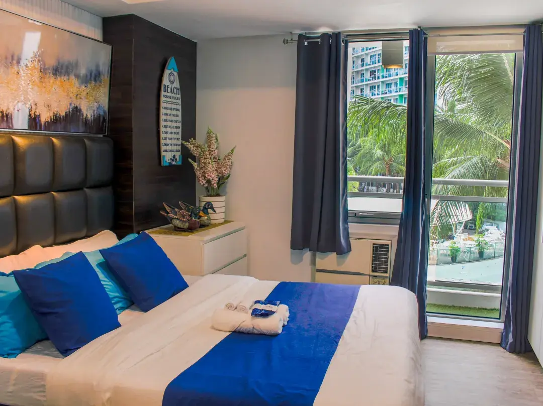 Cozy Stay At Azure W/ Wifi, Ps5, Tv, Karaoke, And Popcorn - Taguig