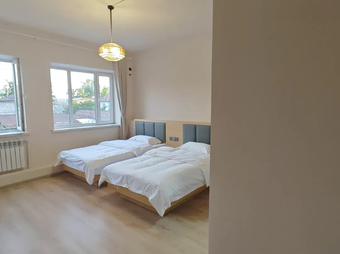 Huayue Hotel & B&b - Bishkek