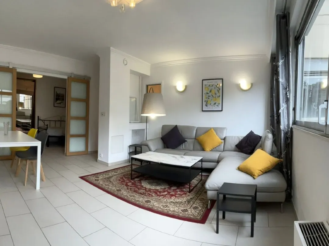 10 Min à Pied Du Metro, 2 Chambres, La Défense, Parking - Courbevoie