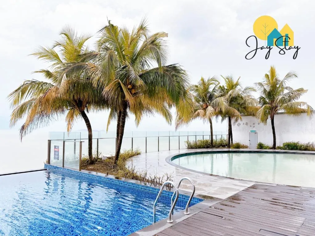 Silverscape Melaka/ 3br/ 6-10 Pax/bathtub/seaview/ Infinity Pool/ Jonker St - Malacca