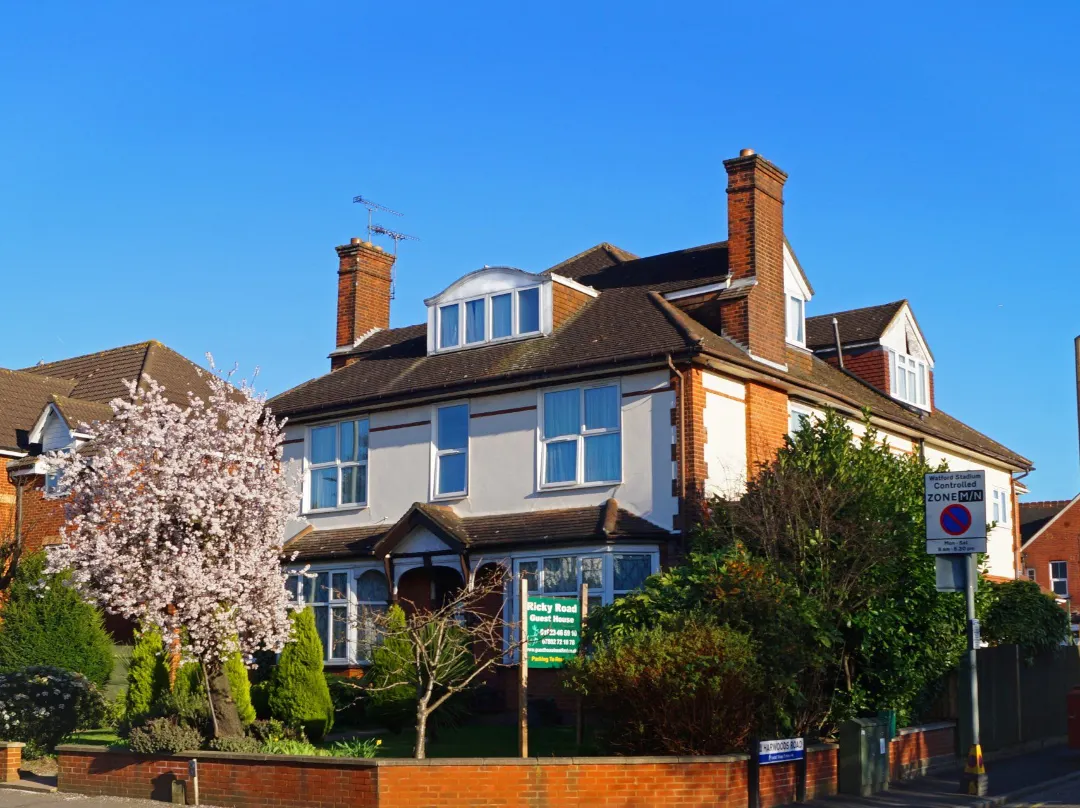 Ricky Road Guest House - Budget - Watford