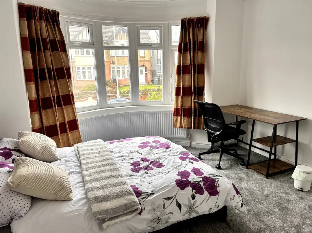 10min To University, Airport Dart & Train Station - Hertfordshire
