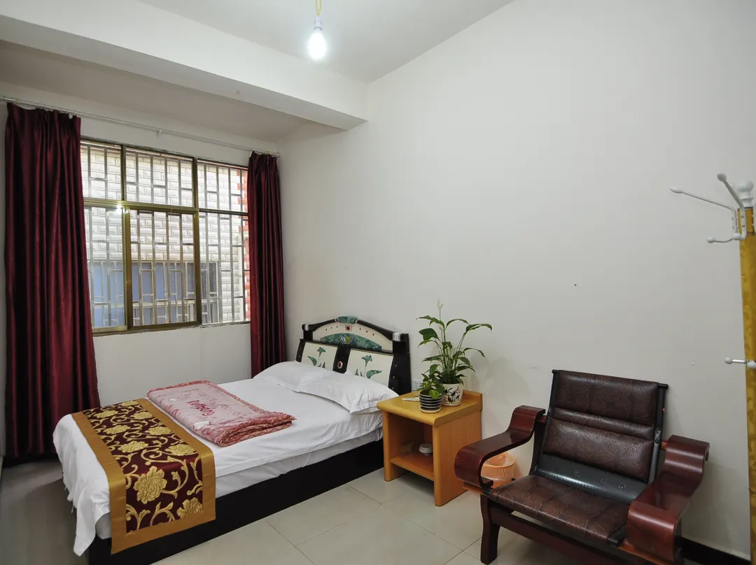 Ru Chun Si Ji Hostel - Kunming