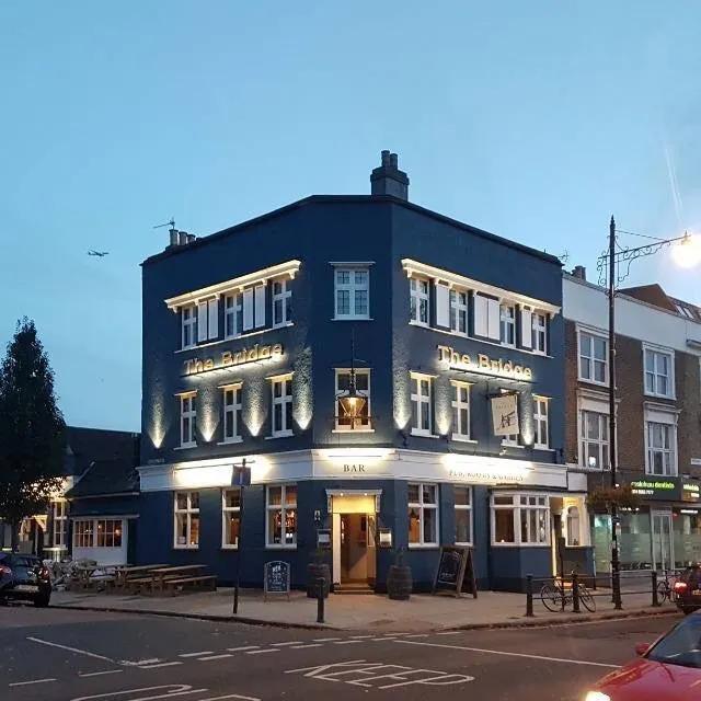 The Bridge Pub & Rooms - Central London