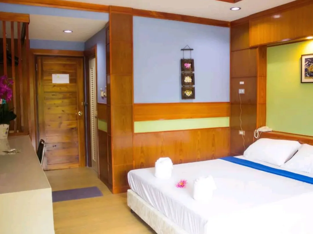 T.w. Sea View Hotel - Tha Sala