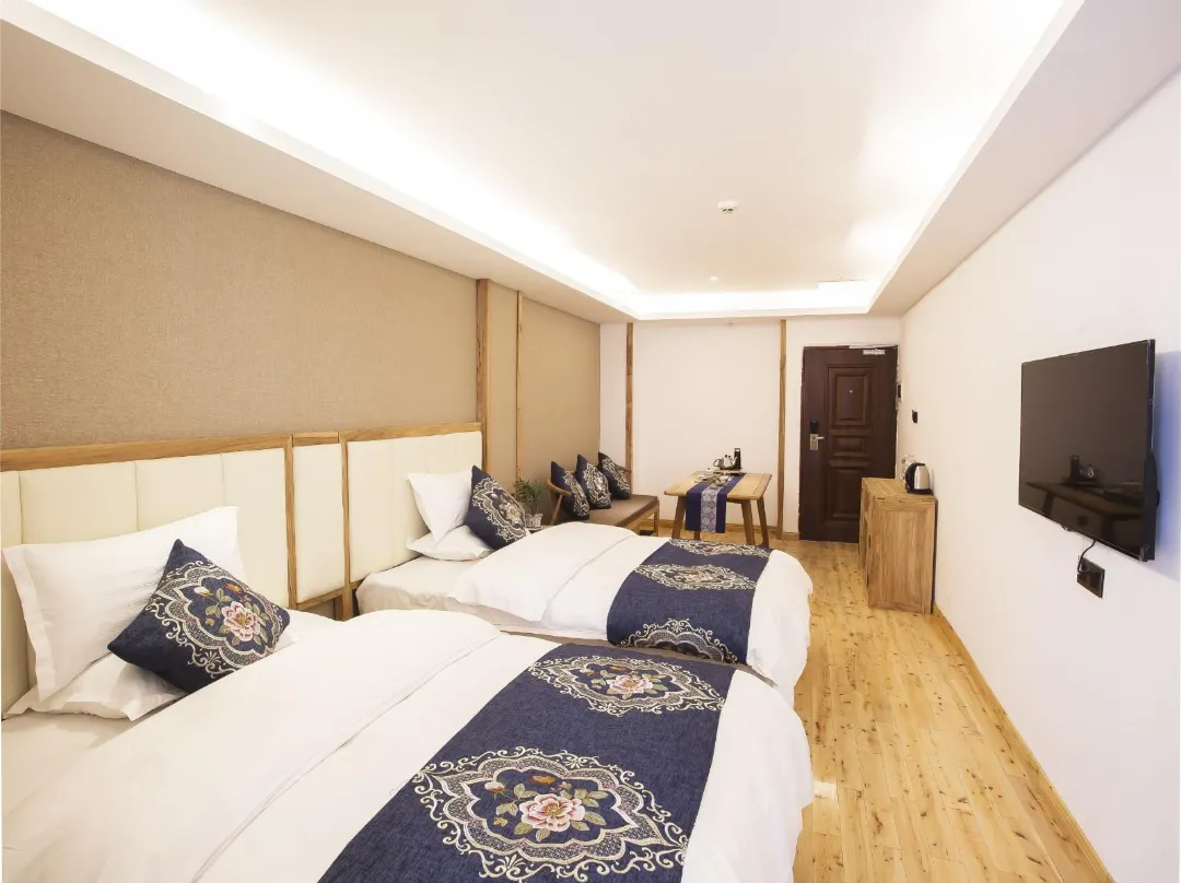 Chengdu Qingju Hotel - Chengdu