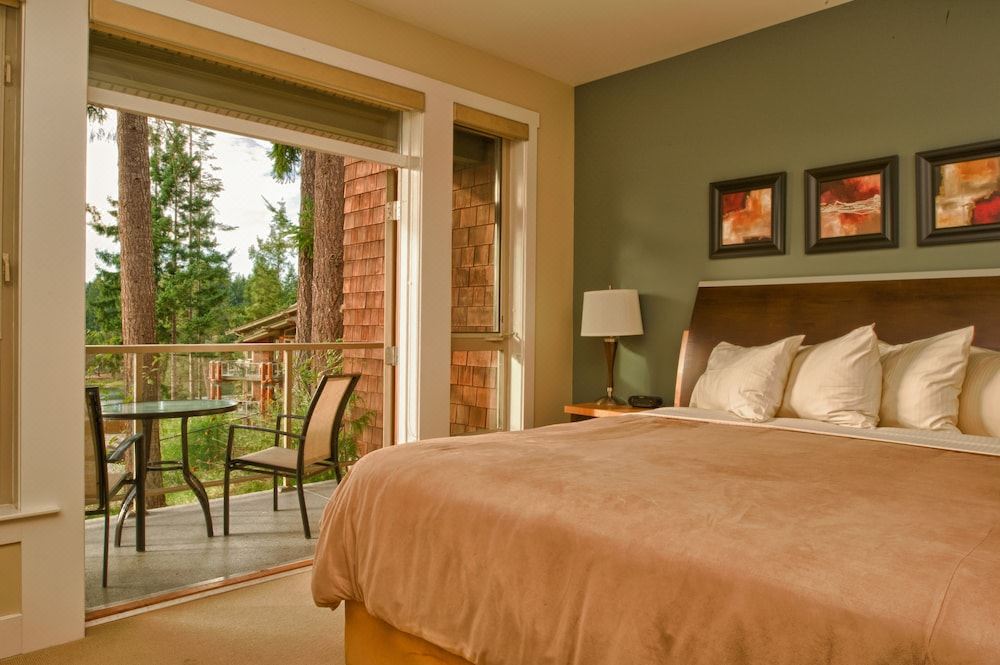 Painted Boat Resort Spa And Marina - Sunshine Coast Regional District, BC, Canada