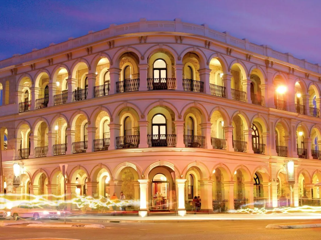 Largs Pier Hotel - Adelaide